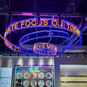 Round Neon Sign|personalized Logo Signage|bar Club Sign|salon Beauty ...