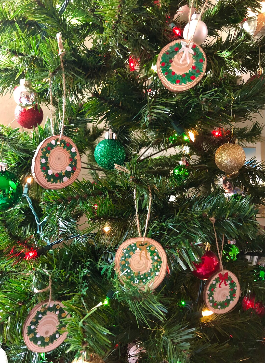 Hand Painted Wreaths on Wooden Ornaments. - Etsy