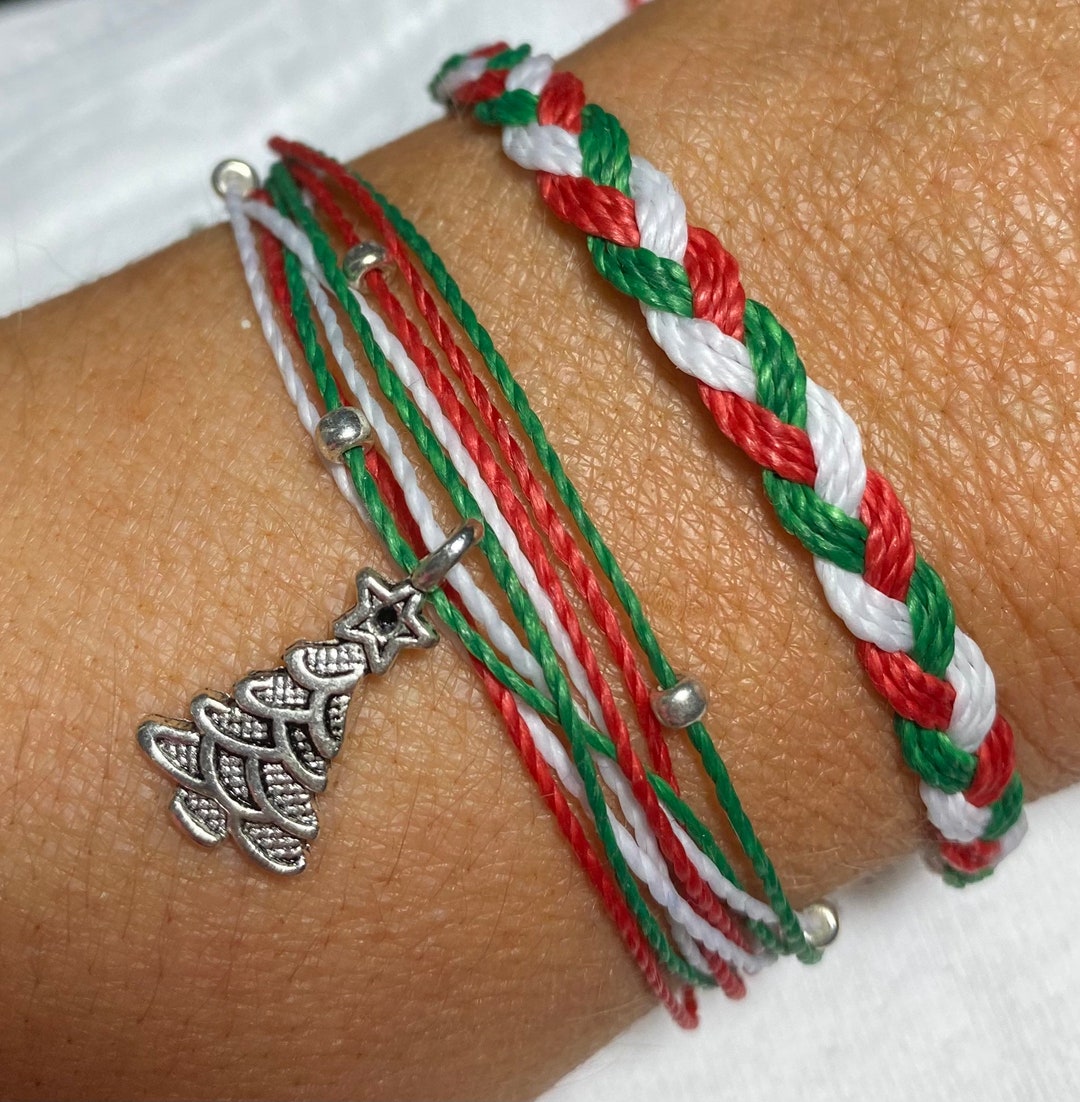CHRISTMAS Stackable String Bracelet Set With Christmas Tree Charm, Pura ...