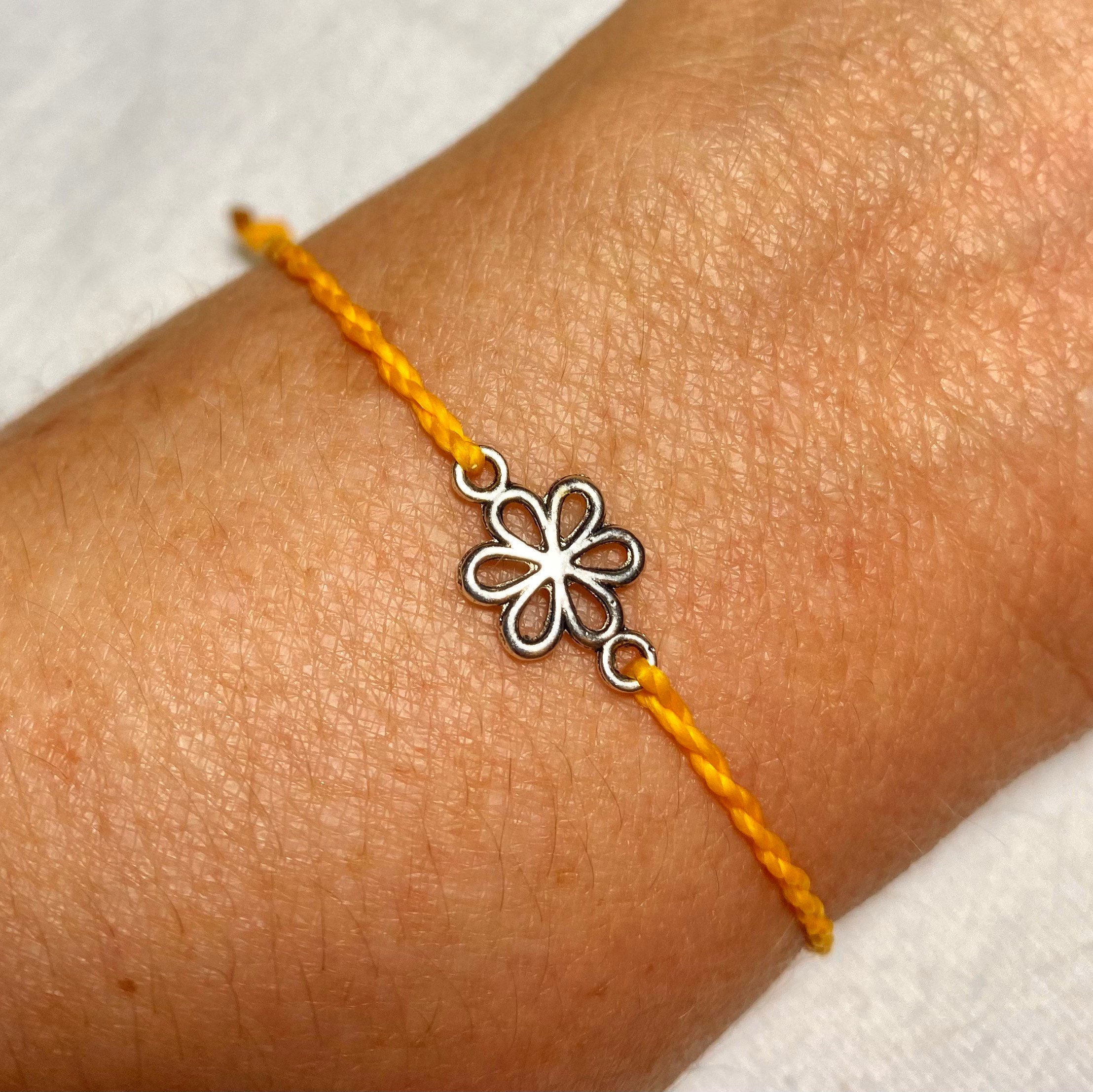 Dainty FLOWER Charm Bracelet Stackable String Bracelet Daisy - Etsy Canada