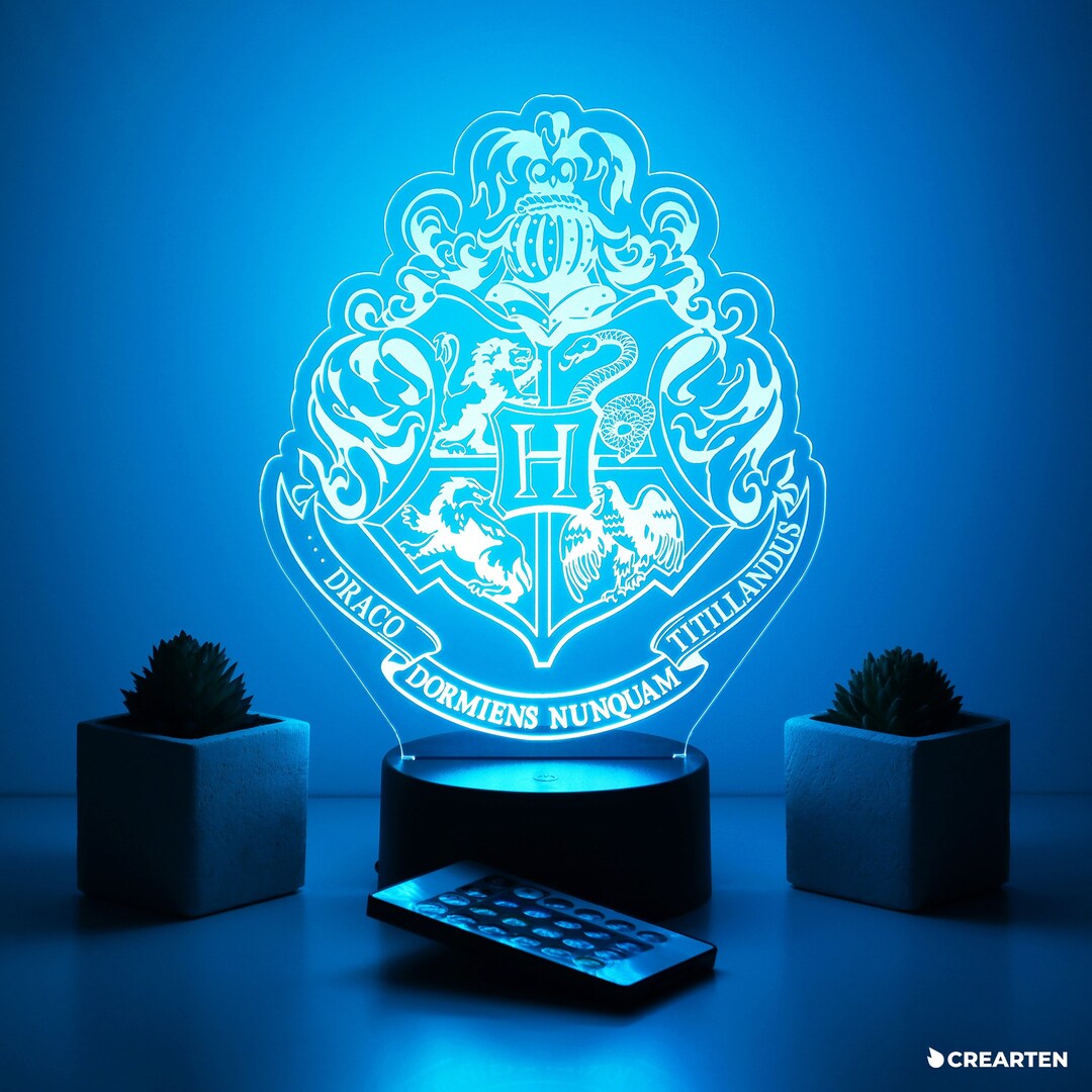 Hogwarts LED Lamp - Hogwarts Crest LED Lamp, Hogwarts Crest, Wizard ...