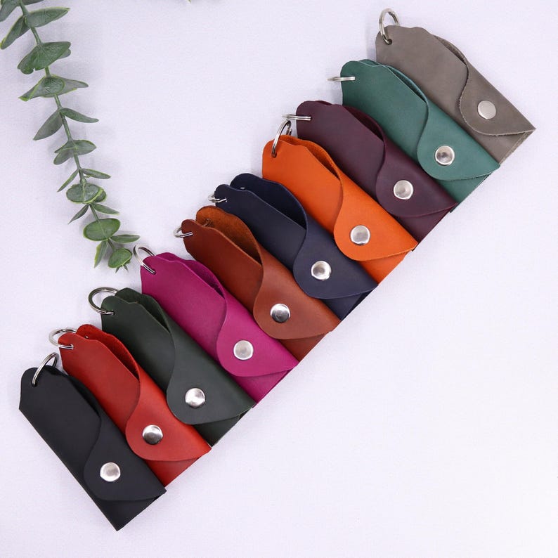 Handmade Crazy Horse Leather Key Holder: Minimalist Pocket Key Pouch - Etsy