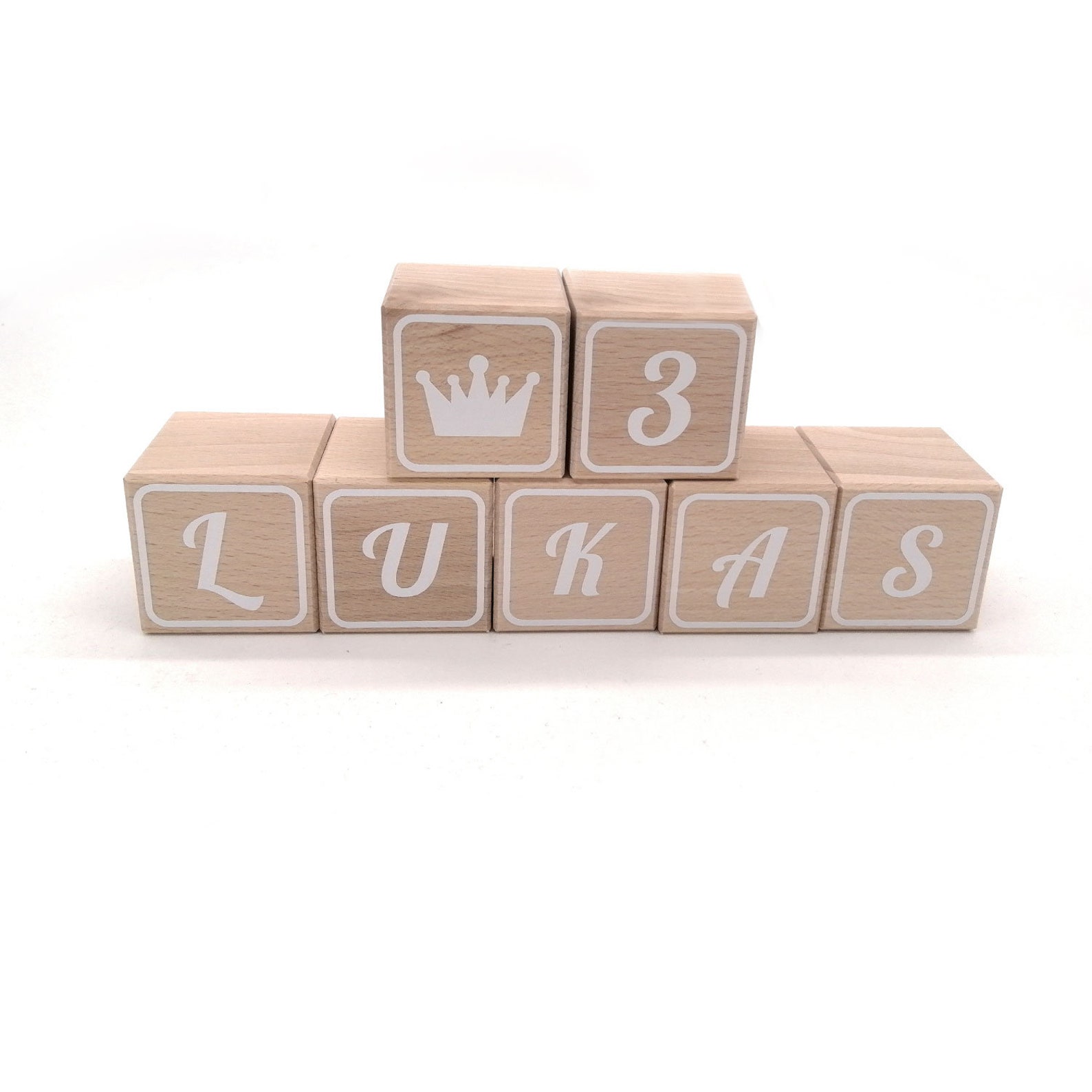 Personalized wooden cubes with birthday names | Etsy