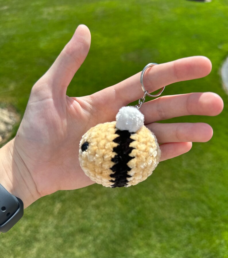 Handmade Crochet Bumblebee Keychain - Etsy