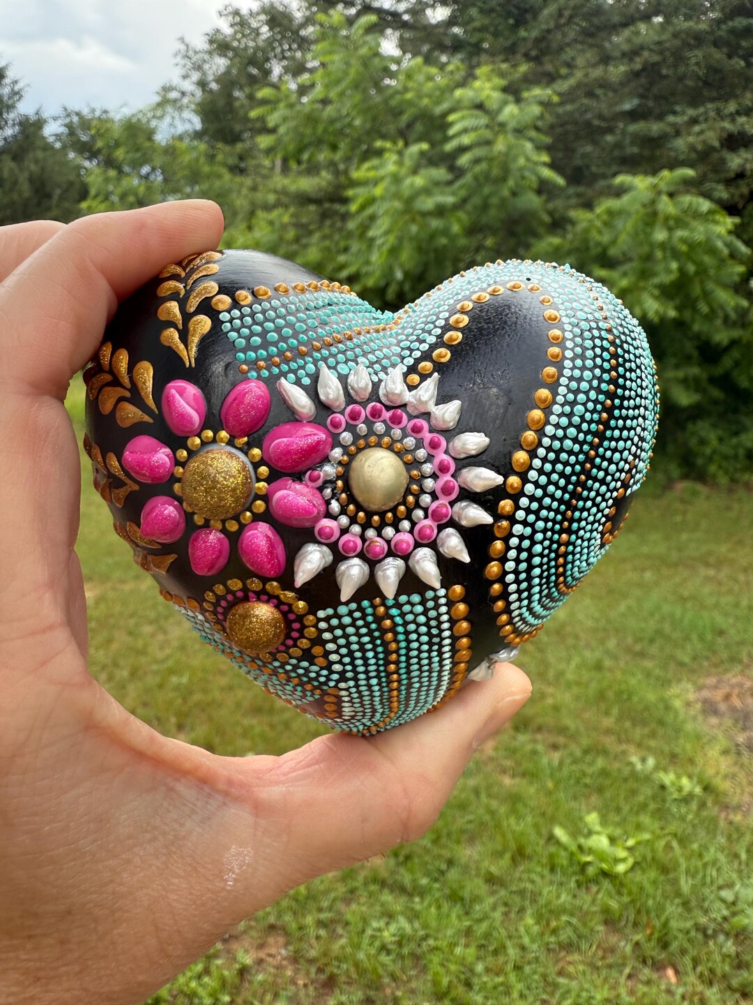 Mandala/hendala Stone: Hand-painted, Heart-shaped Mandala Painted With ...