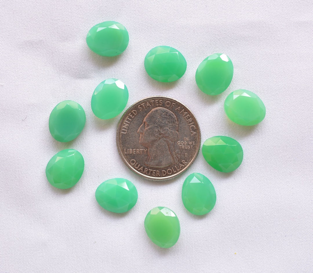 Chalcedony Gemstone, 15 Carats, Green Chalcedony Faceted Oval Shape ...
