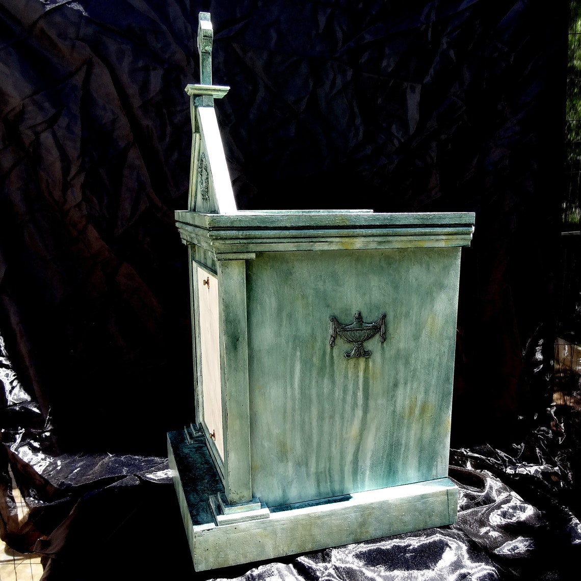 Mausoleum Cremation Urn Display Cabinet Customized Columbarium Family ...