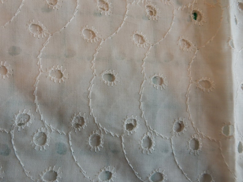 Vintage White Eyelet Fabric 3/4 Yd - Etsy