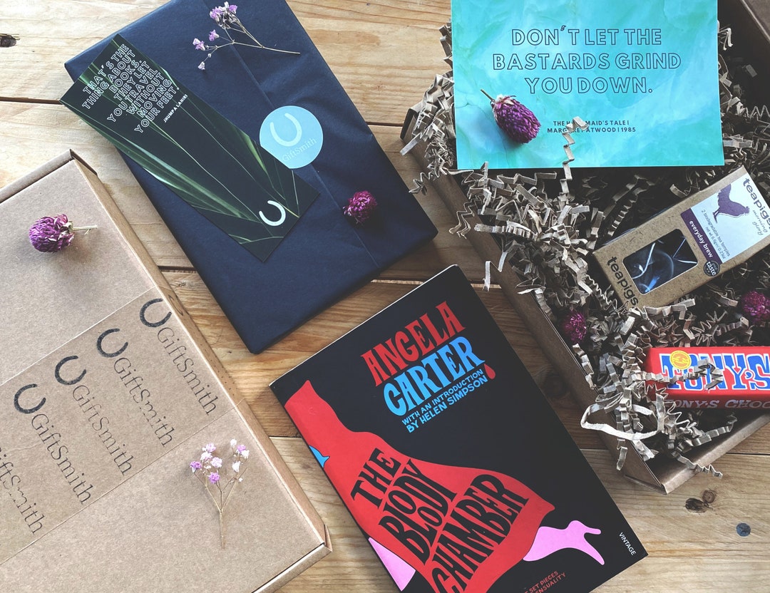 Sustainable Pre-loved Book Lover Gift Box | Dried Wild Flowers ...