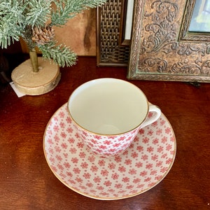 Vintage Tea Cups and Saucers, Set of 4, Red Flowers, Daisy, Red and ...