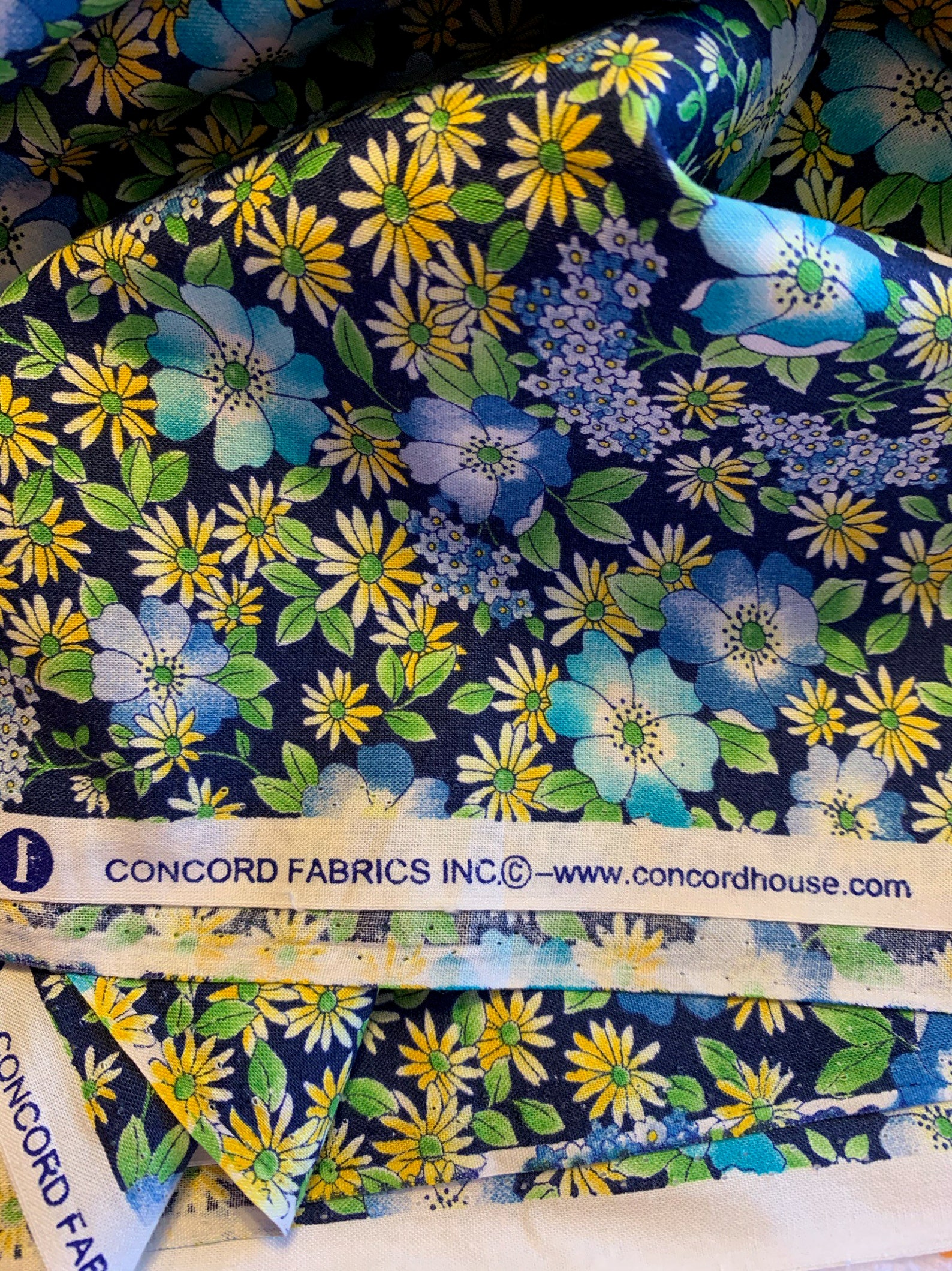 1/2 Yd Concord Fabrics Flowers & Daisies Cotton Fabric - Etsy