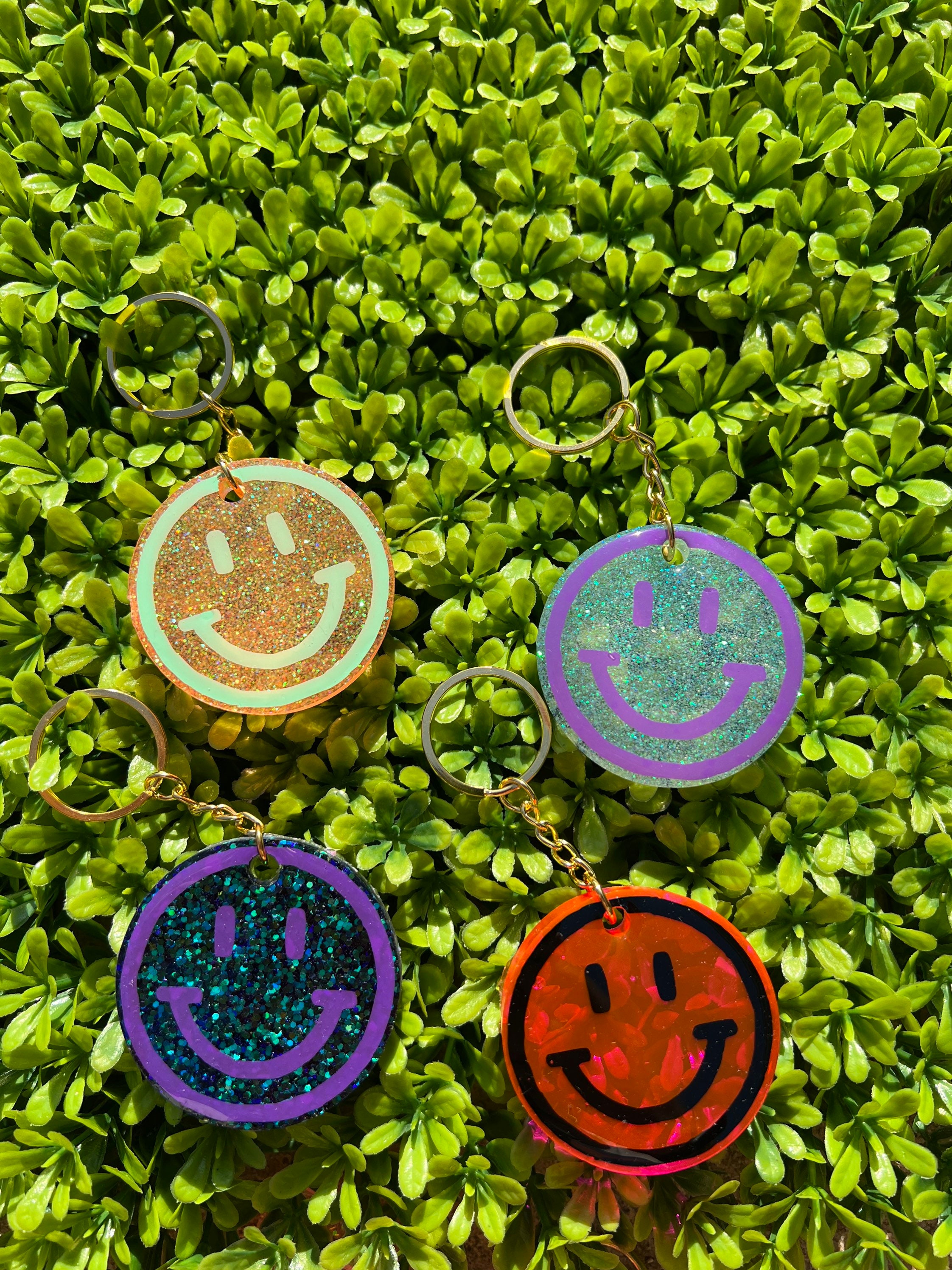Smiley Face Keychain//resin//smiley Face - Etsy