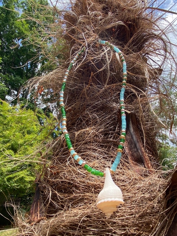 Hand Beaded Seashell Necklace - Etsy