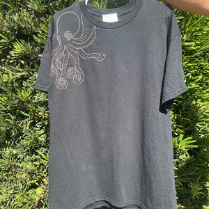 HAND EMBROIDERED OCTOPUS Crewneck T-shirt - Etsy