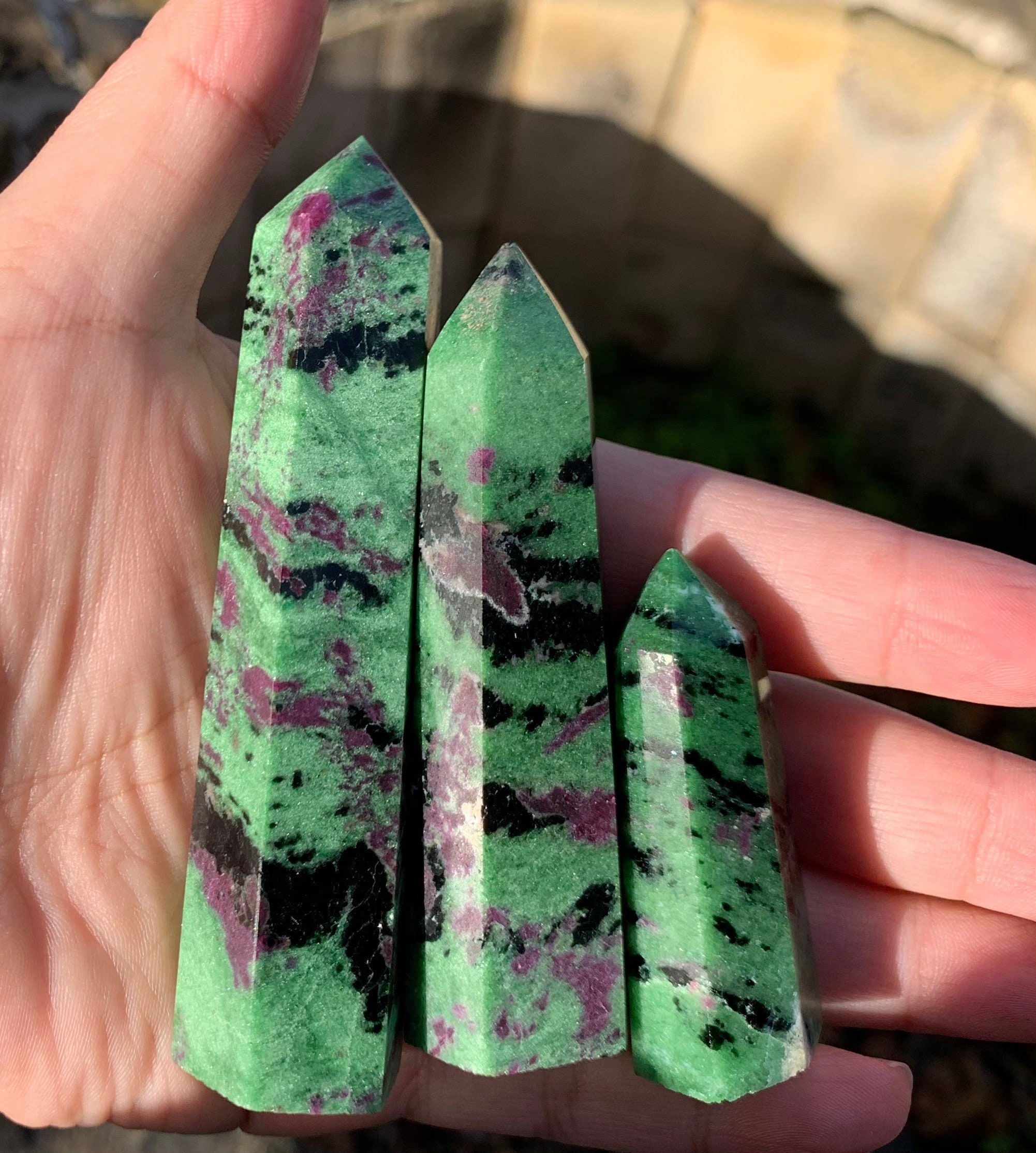 Ruby Zoisite Tower / Rubí pulido en Zoisite Point / Healing | Etsy