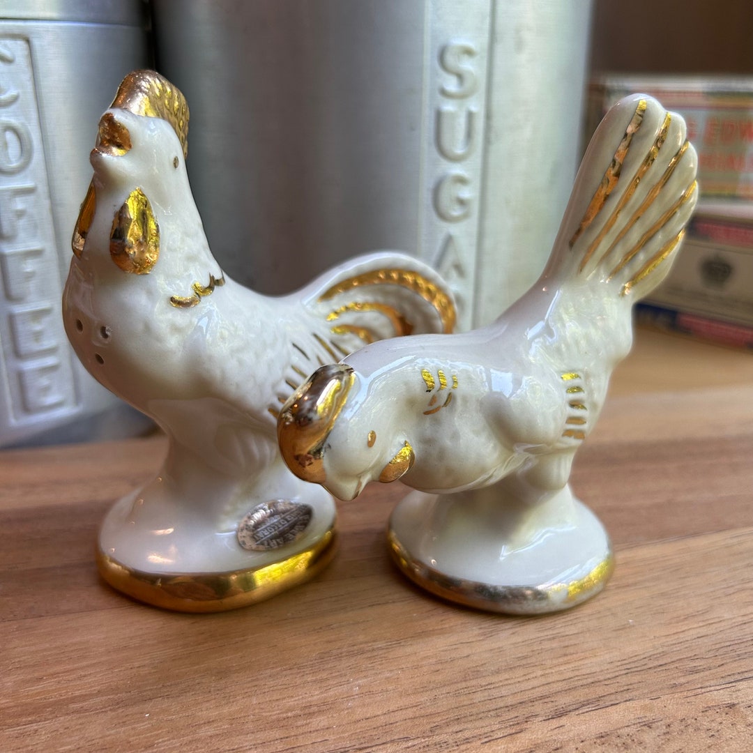 Elbee Art - White With Gold-trim Rooster and Hen Novelty Salt & Pepper ...