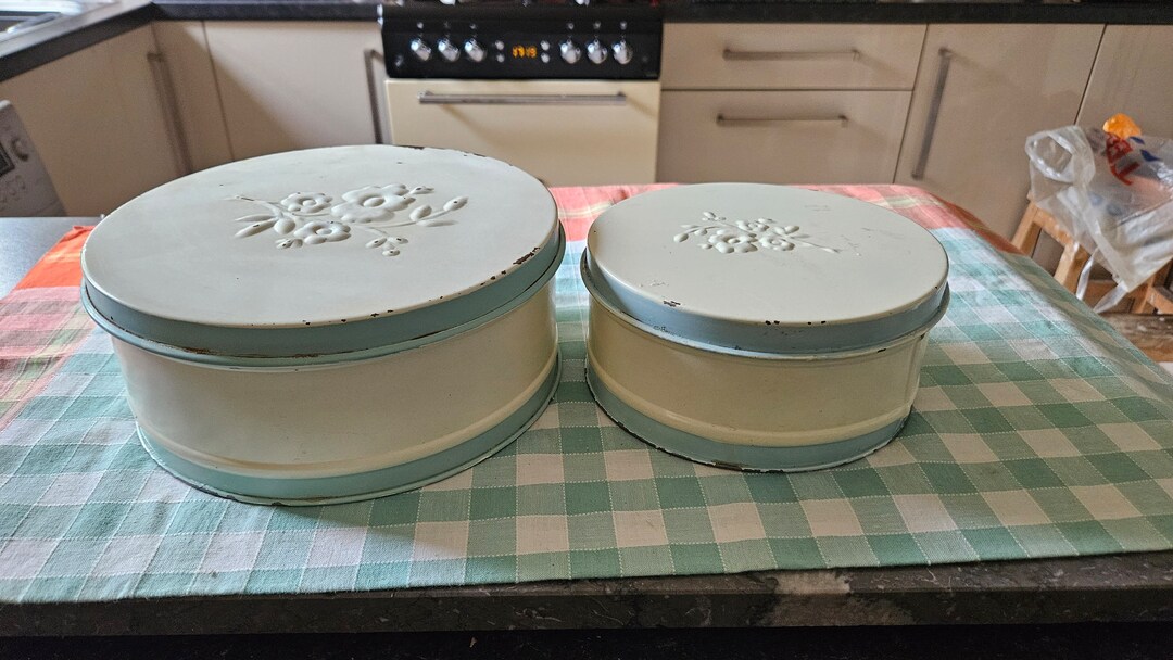 Vintage Tin Cake and Biscuit Tin Storage . Circa 1960/70 Age Related ...