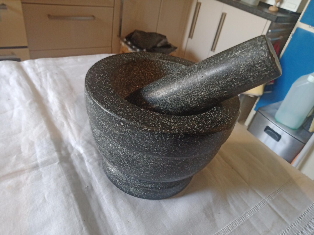 Black Granite/marble Pestle and Mortar Set Spice Herb Past Crusher Grinder Great Condition Pre ...