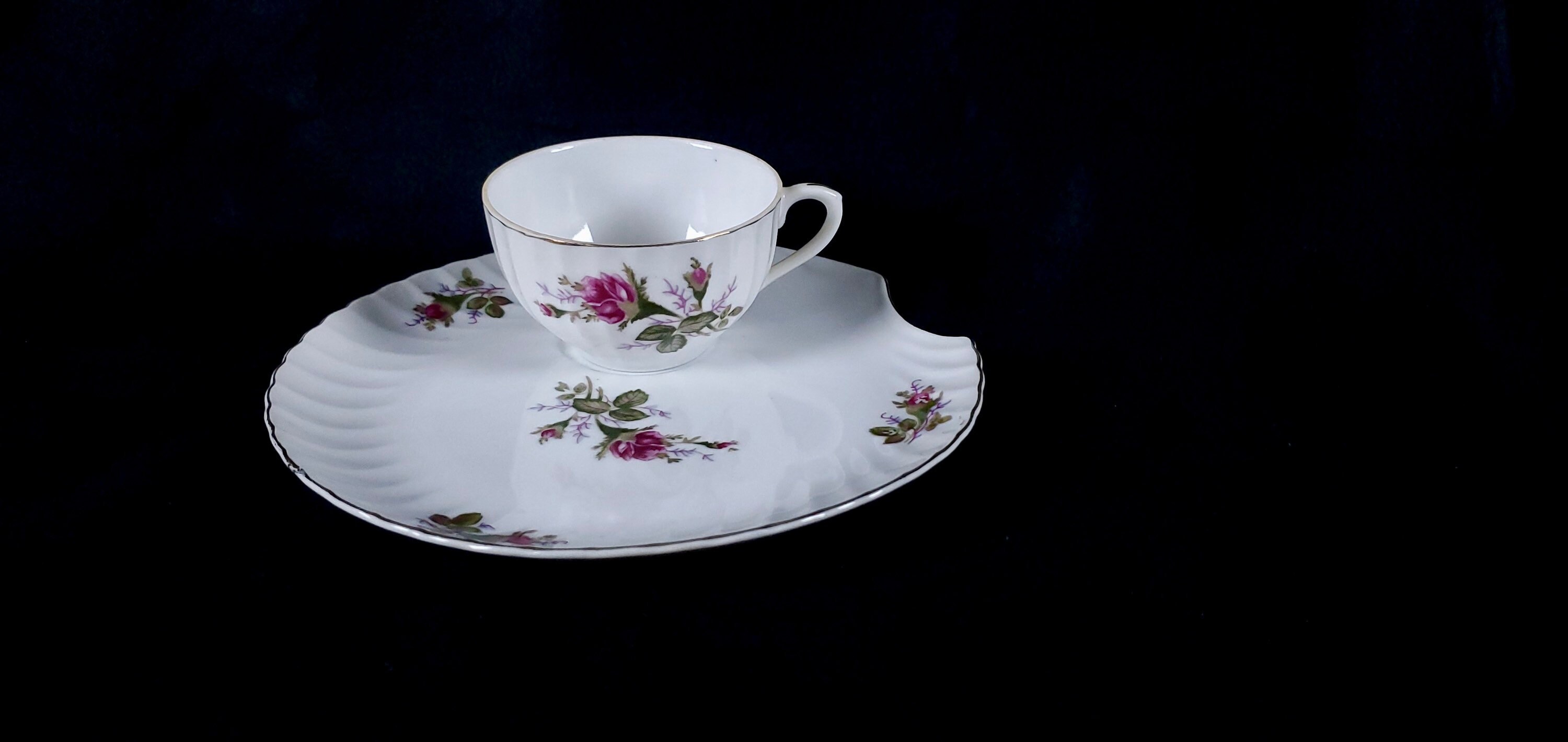 1945 Lipper and Mann Snack Plate & Cup Set in Pompadour Rose - Etsy