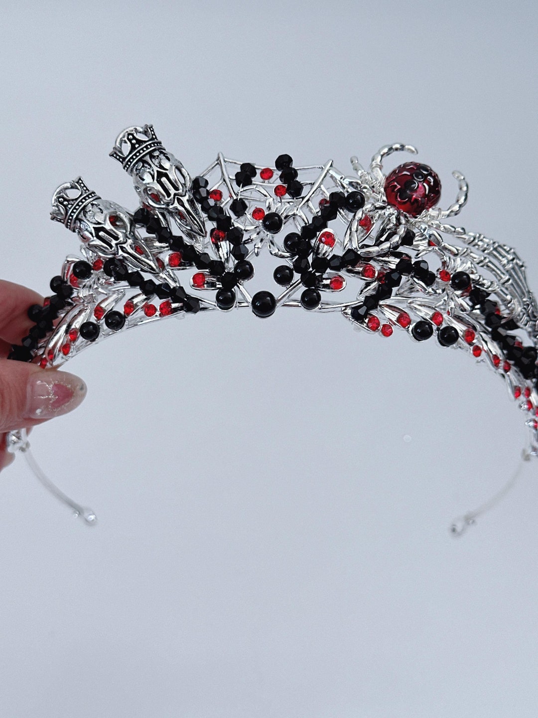 Women Gothic Metal Halloween Witch Spider Web Spooky Hand Party Tiara ...