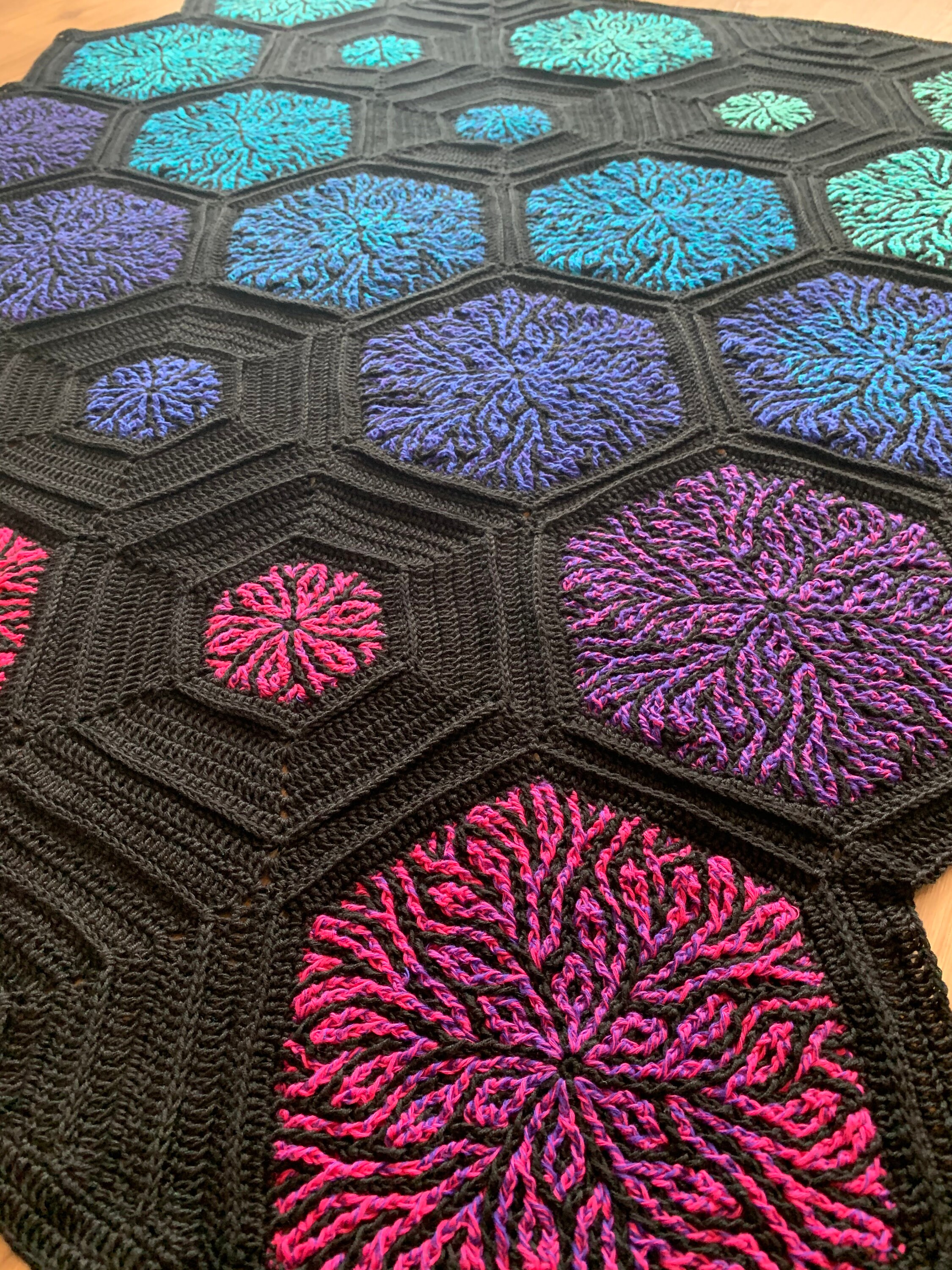 Muster Decke Koralle Hexagon bunt schwarz Baumwolle Acryl Überwurf ...