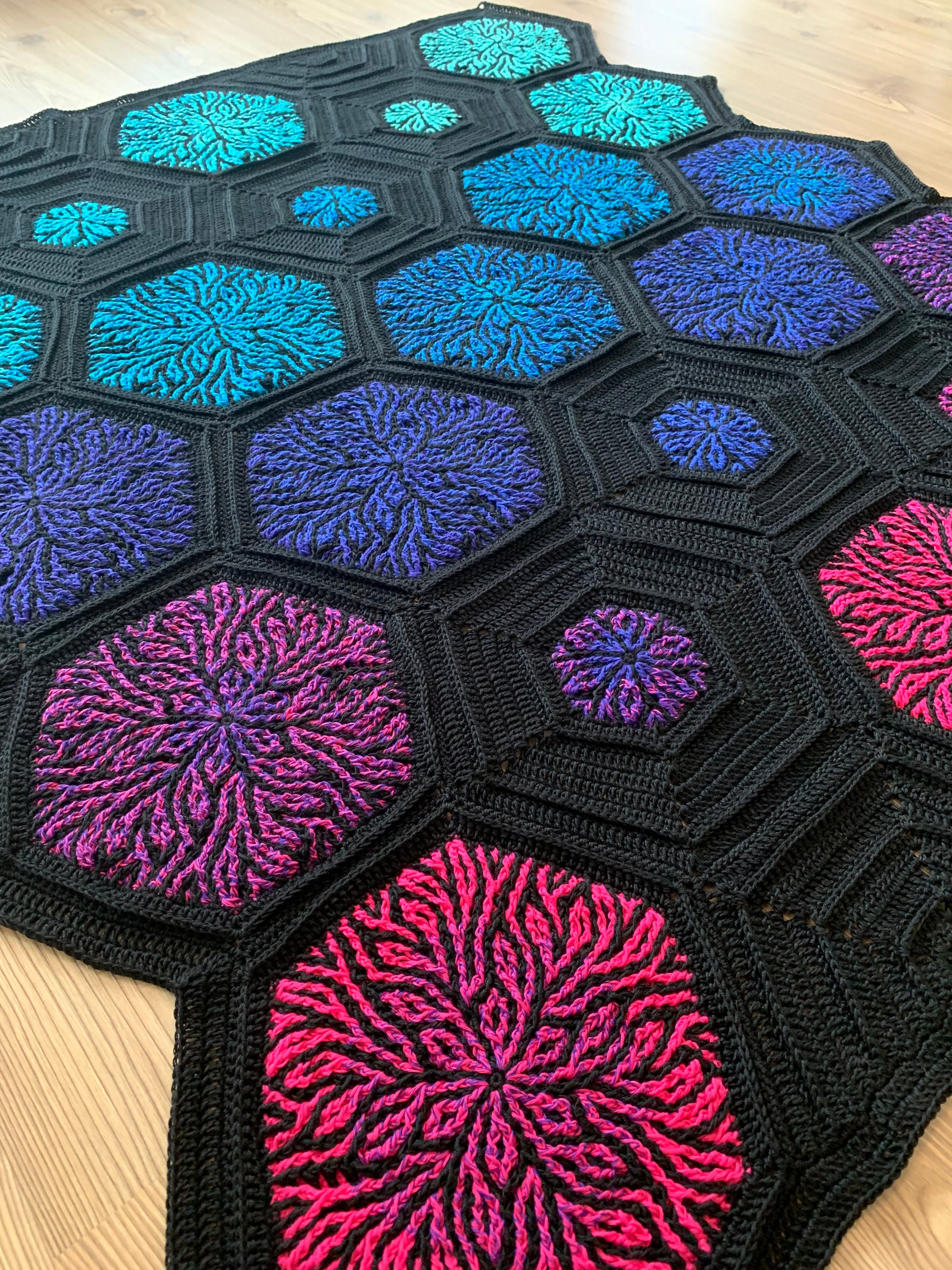 Muster Decke Koralle Hexagon bunt schwarz Baumwolle Acryl Überwurf ...