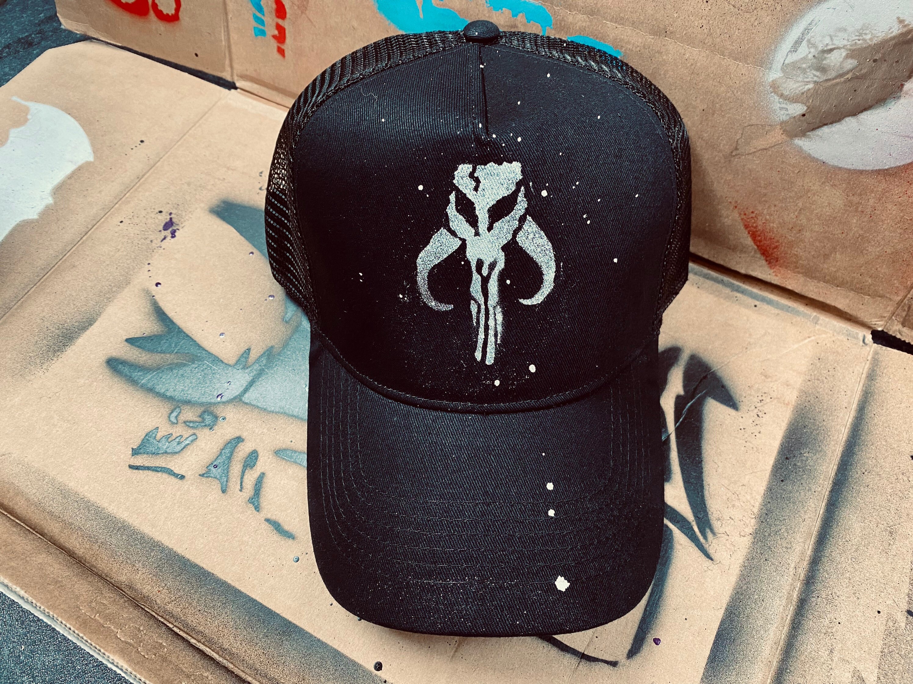 Bobba Fett Mandalorian Mythosaur Symbol / Inspired by Star Wars / Hip ...