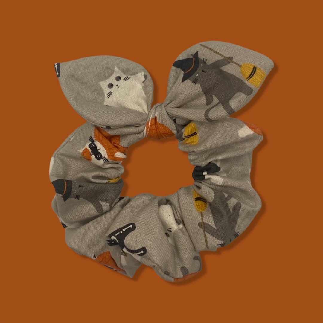 Halloween, Spooky Season Kitty Cats in Costumes Scrunchie - Etsy
