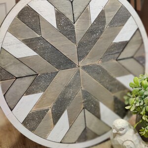 Rustic Wood Quilt Pattern Round Decor Handcrafted Wood Art With ...