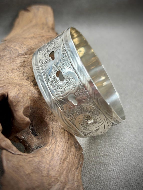 Vintage Charles Horner Chester 1944 silver bangle - Gem