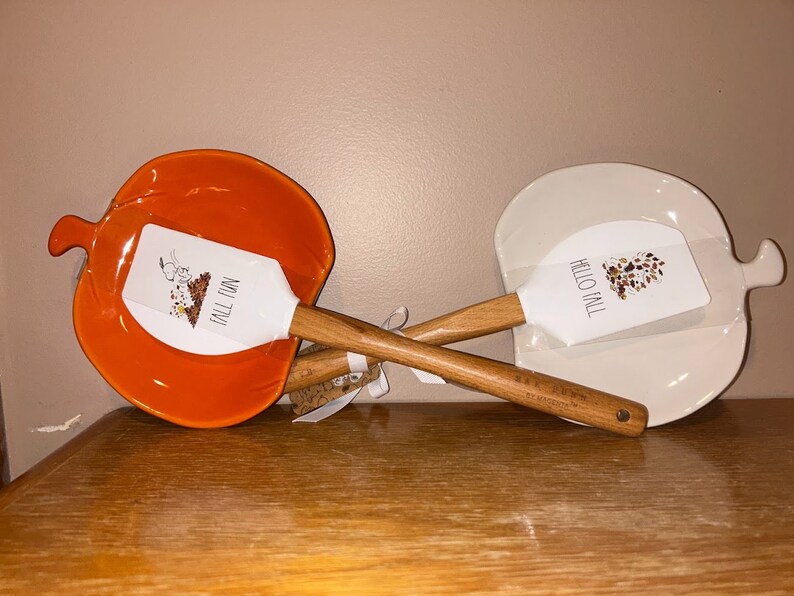 Rae Dunn X Peanuts Snoopy Spatula + Spoon Rest Set Halloween and ...