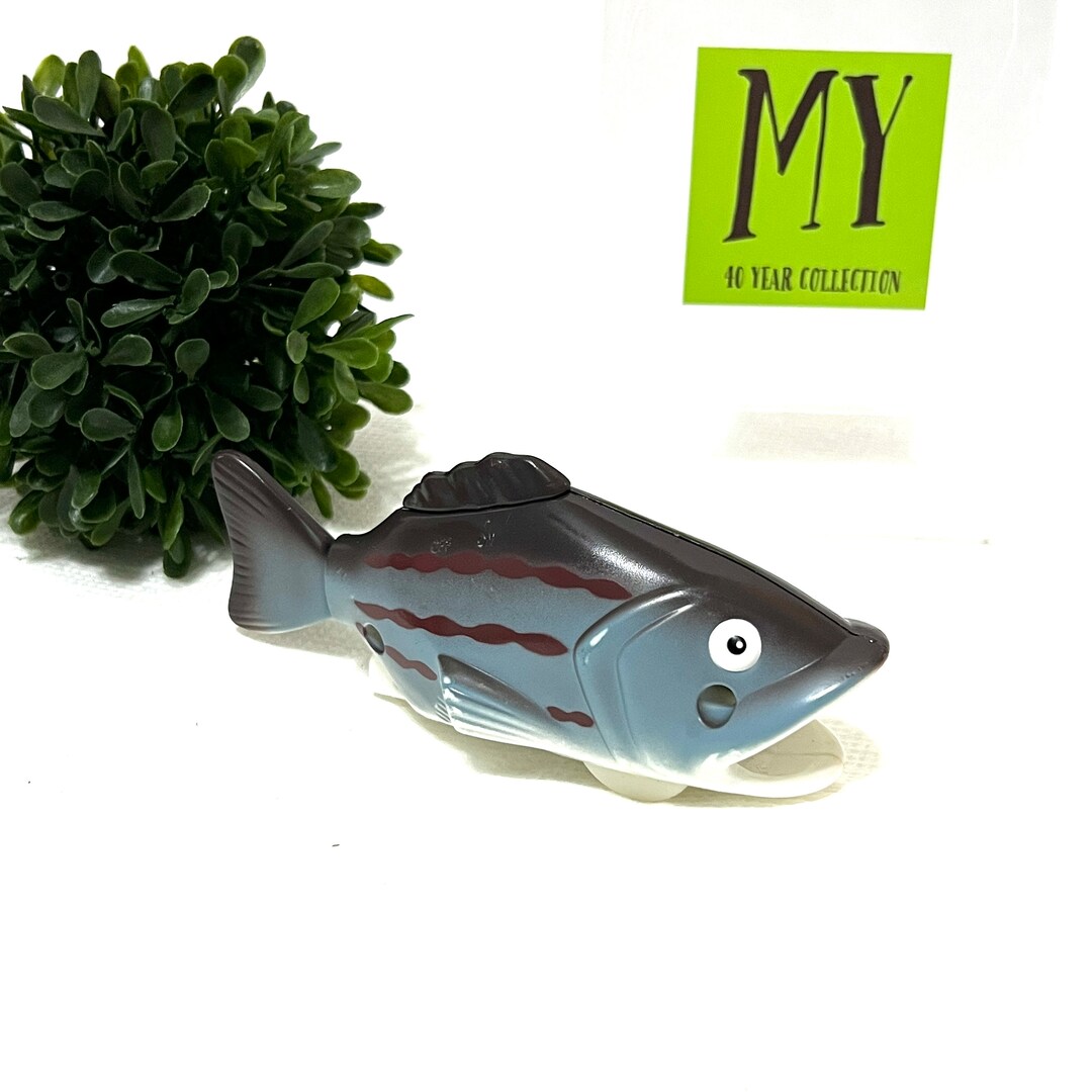 Vintage Catfish Toy on Wheels: Plastic Bath Toy - Etsy