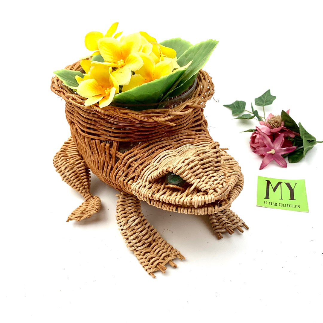 Vintage Wicker Frog Flower Basket Wicker Frog Planter Marble Eye Frog ...