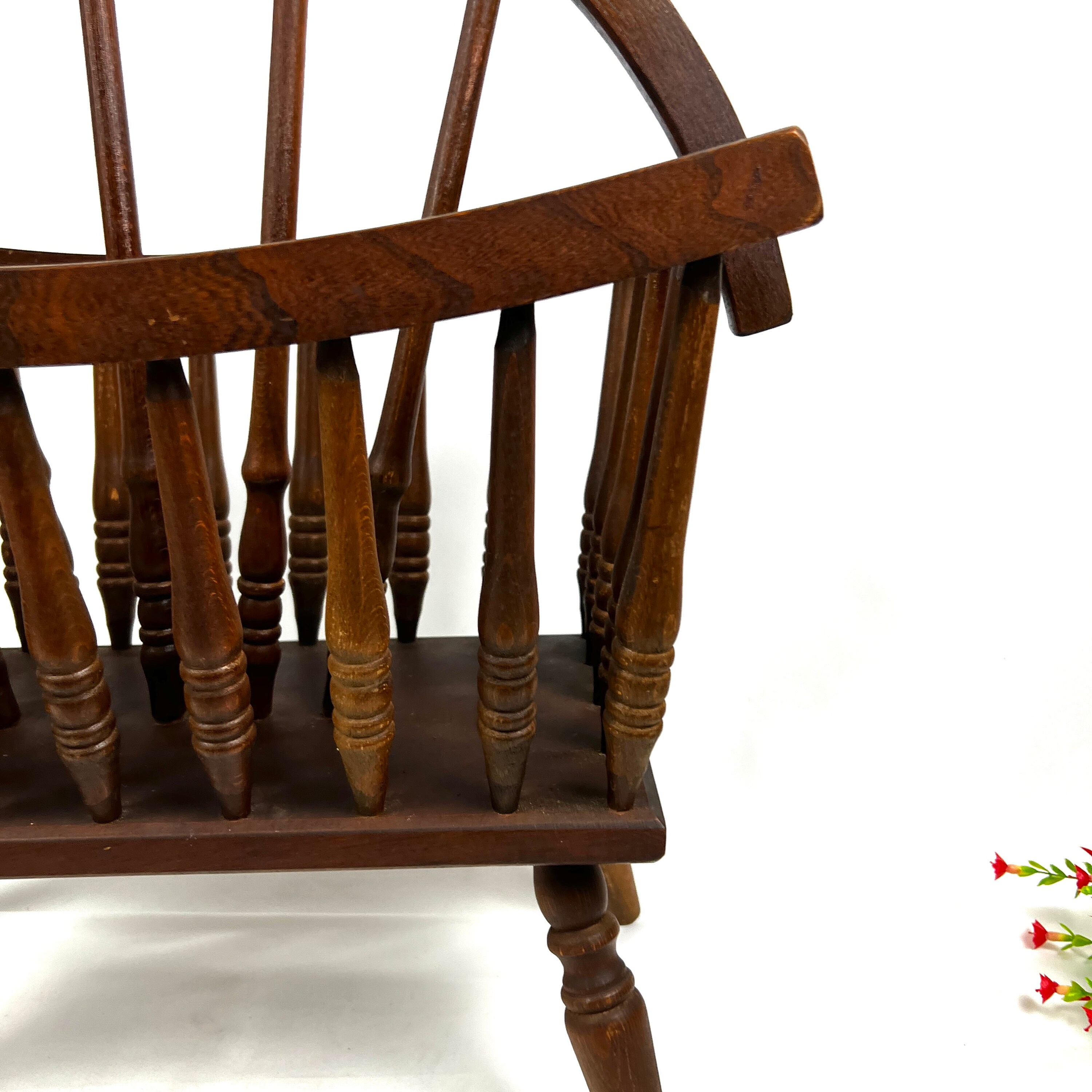 Vintage Solid Oak Wagon Wheel Spindle Magazine Holder Wooden Newspaper ...