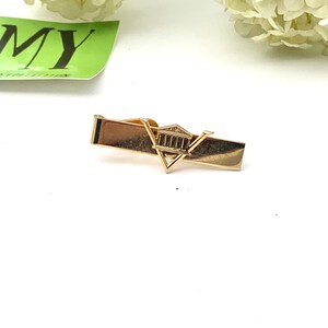 Vintage Gold Tone Clip on Tie Clip Courthouse and Letter V Tie Clip ...