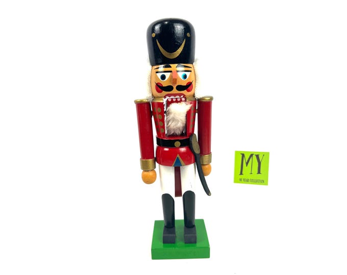 Vintage Nutcracker - British Royal Guard Nutcracker - 10 1/2 Inch ...