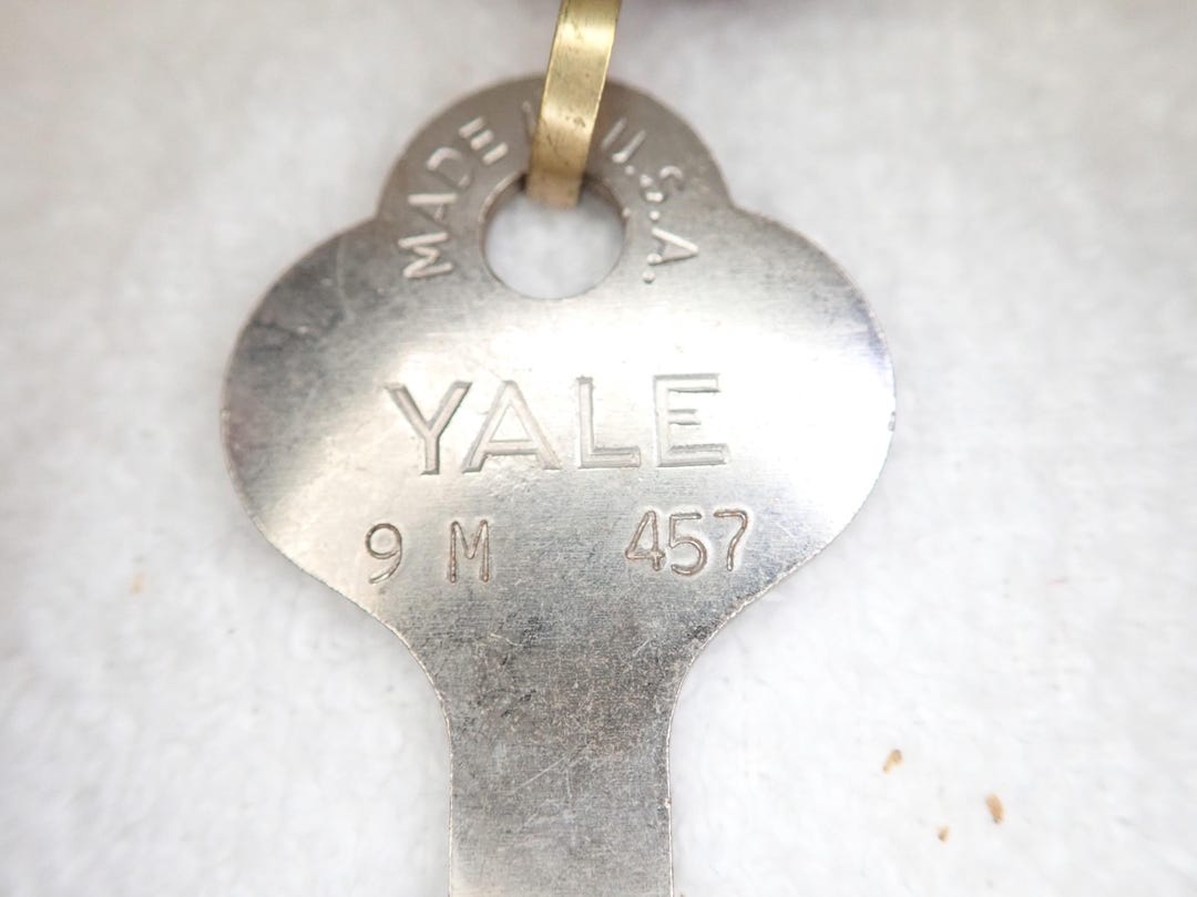 Sku 3927. Yale & Towne Mfg. Co. Flat Key 9-M 457 24 USA Metal Good Used ...