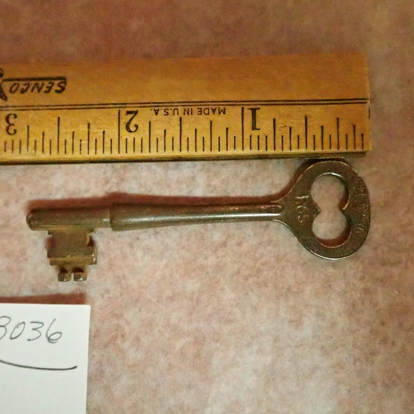 Vintage Skeleton Key - Etsy