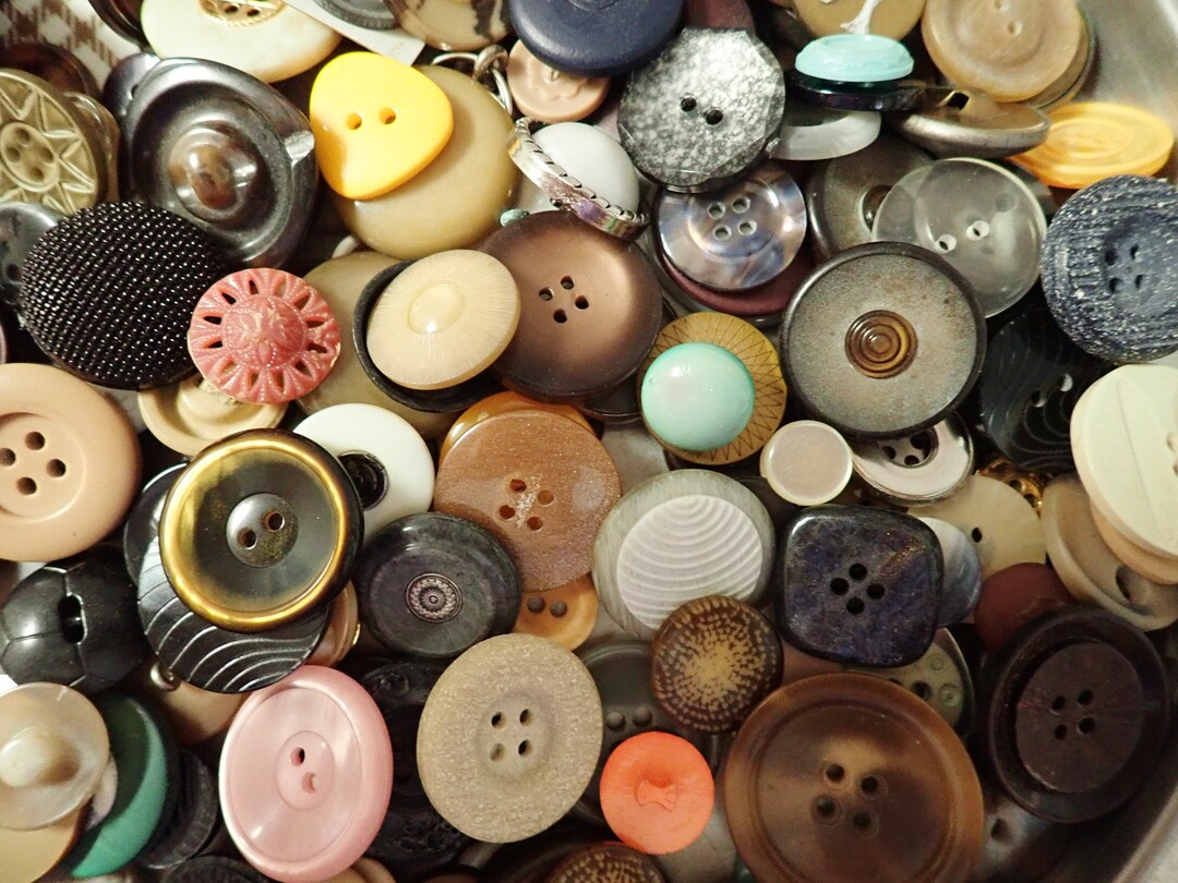 Vintage Sewing Buttons 16 Full Ounces or One Pound, Mixed Sizes, Colors ...