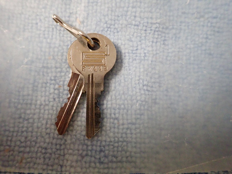Steelcase Keys Pair Matching Series #FR449 Good Condition Needs Light ...