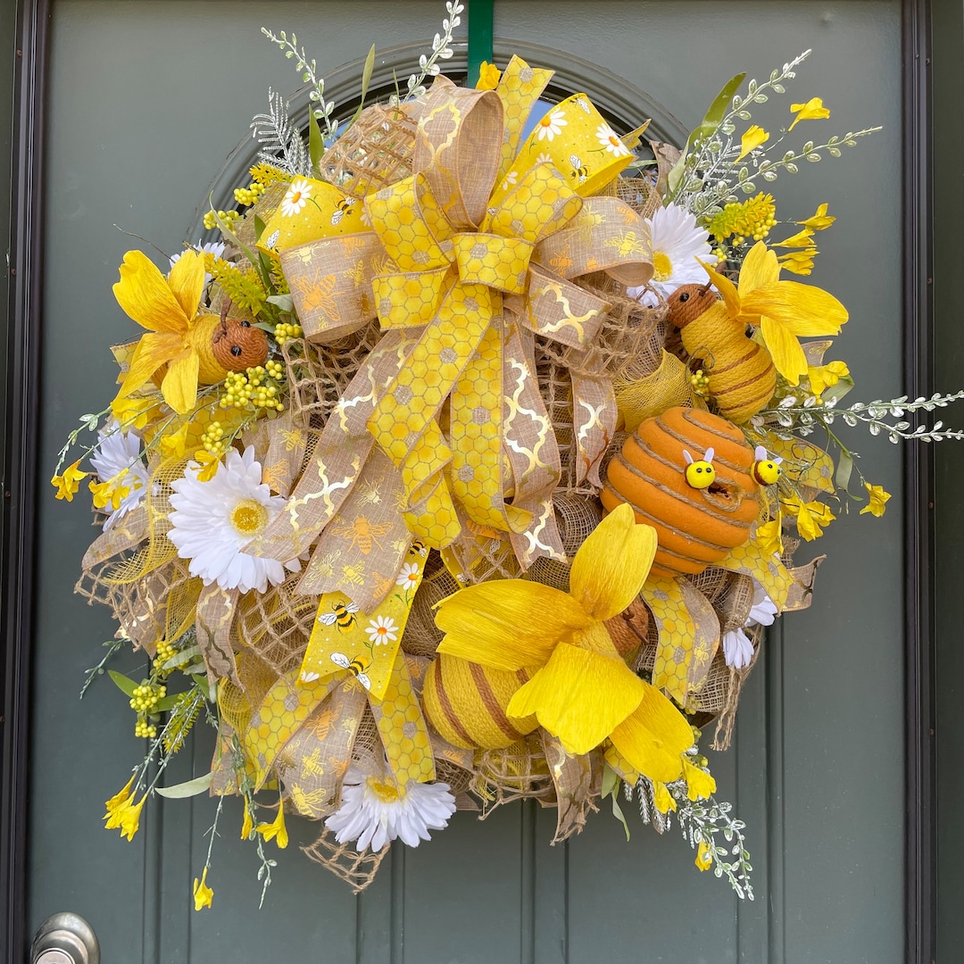 Bee Wreath Honey Bee Wreath Summer Wreath Everyday Wreath Whimsical ...
