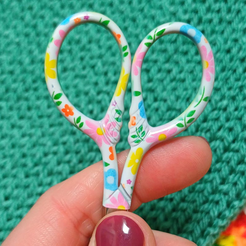 White Floral Embroidery Scissors, Decorative Yarn Craft Scissors ...