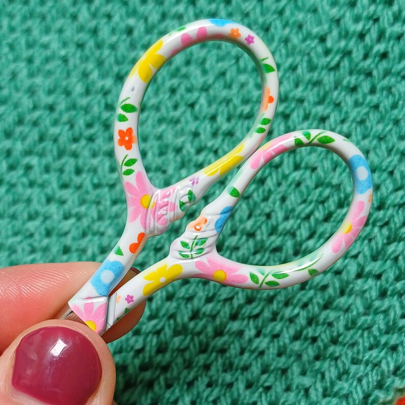 White Floral Embroidery Scissors, Decorative Yarn Craft Scissors ...