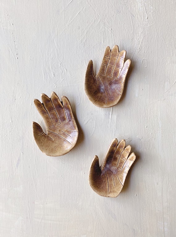 PALM ceramic hand incredible dish hand
