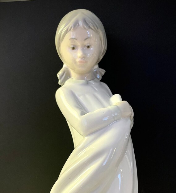 Zaphir Spanish Porcelain shy Girl - Etsy