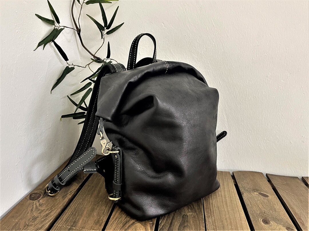 Unisex Leather Roll Top Sack Backpack Flight Cabin Luggage Work Leather ...