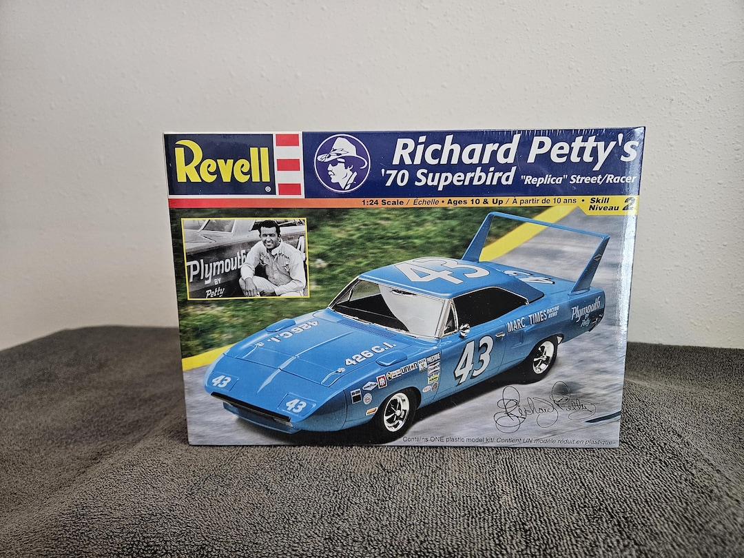 NOS Revell Richard Petty's 1970 Superbird Plymouth Model Car Kit, 1:24 ...