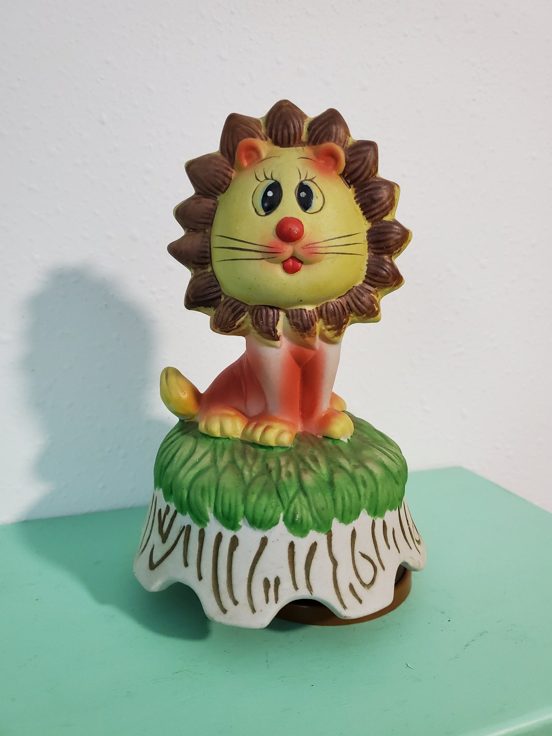 Lion Music Box/figurine, Rotating Musical Ceramic Lion, Plays A ...