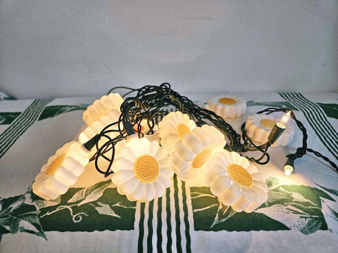 Daisy String Lights, 2.5 White Daisy Outdoor Patio Lights - Etsy