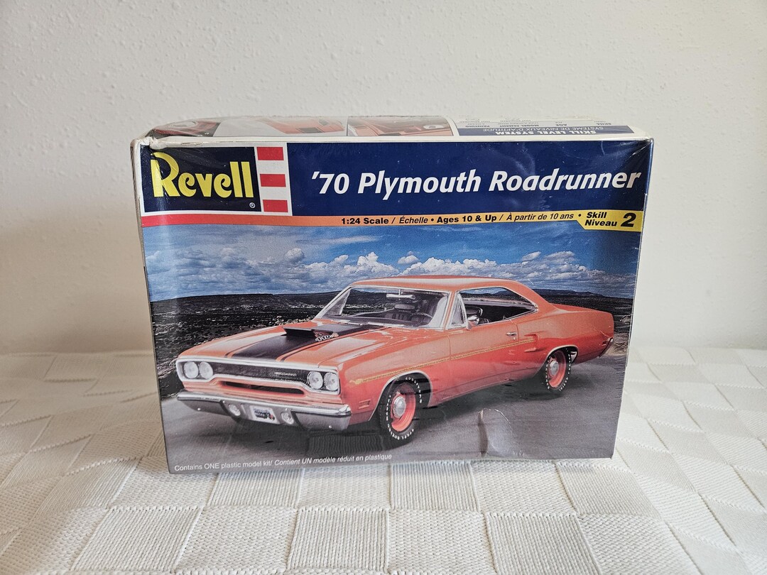 NOS Revell 1970 Plymouth Roadrunner Model Car Kit, 1:24 Scale, Ages 10 ...